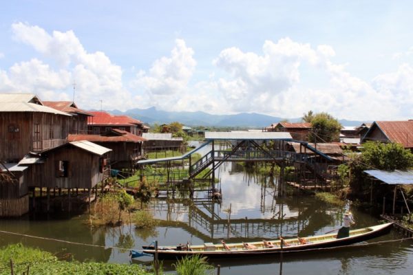 Lac Inlé en bateau - Blog voyage Chaux me le monde
